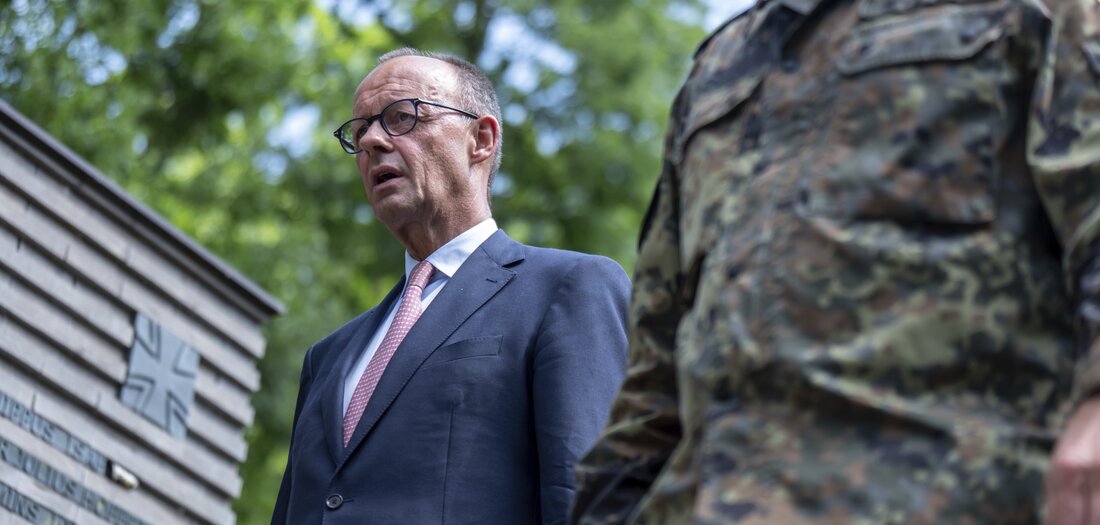 Merz Maneuvered、Daily Newspaper Young World、02.07.2025 - nipponese.news - Nipponese